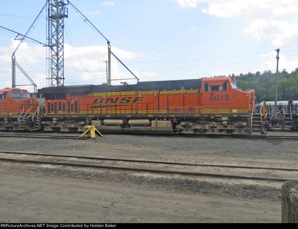 BNSF 6618